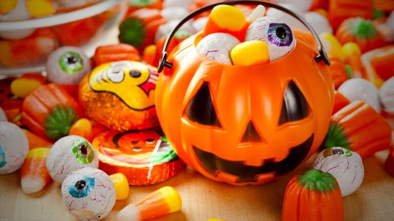 La tradición de dar dulces en Halloween